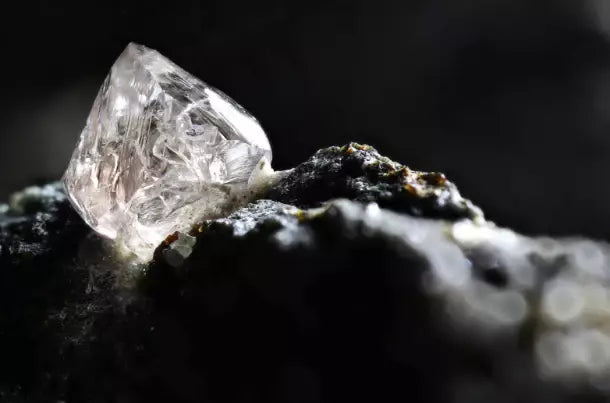 Understanding Raw and Rough Diamonds – The Raw Stone